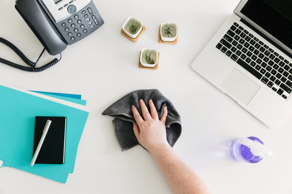 4 Ways Clutter Harms our Mental Health - Morning Lazziness