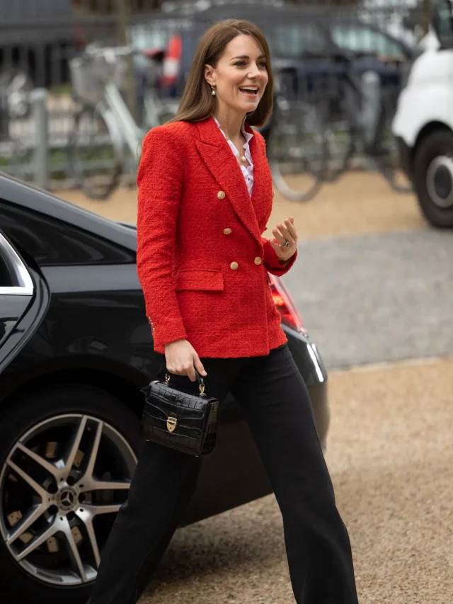 cropped-kate-middleton-in-red-blazer.webp